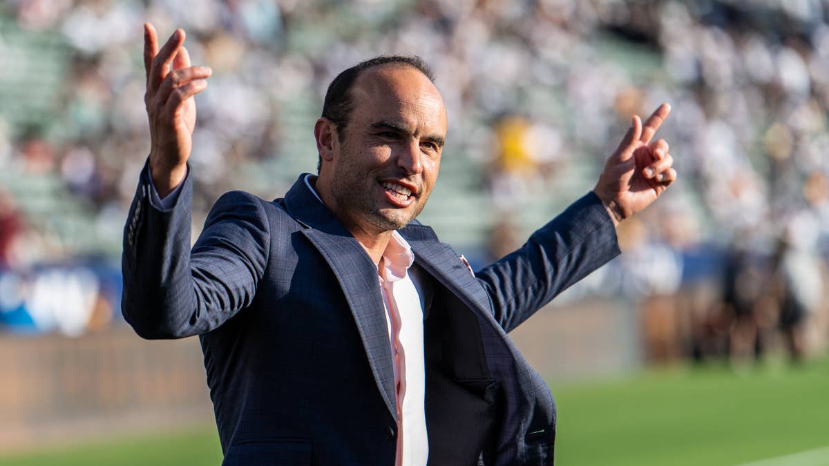Landon Donovan calls out US airline after 'worst travel experience' ever