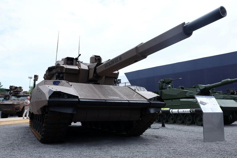 Franco-German KNDS launches new tank for France as joint project lags