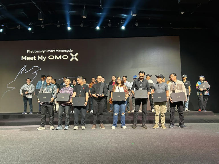 Punya fitur self balancing dan bisa jalan sendiri, segini harga Omoway ...
