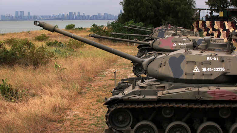 5 military tanks that are much smaller than you think