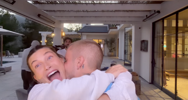 Hailey Bieber and Justin Bieber Share a Passionate Kiss as They ...