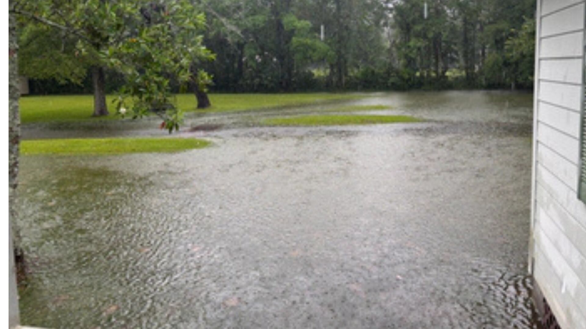 Heavy rain causes flooding, road closures across South Mississippi