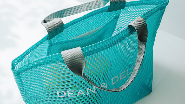 DEAN & DELUCA、ターコイズの「メッシュトートバッグ」いよいよ発売