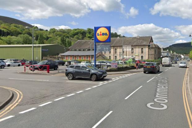 Driver issued with offence report after single-car crash on busy road