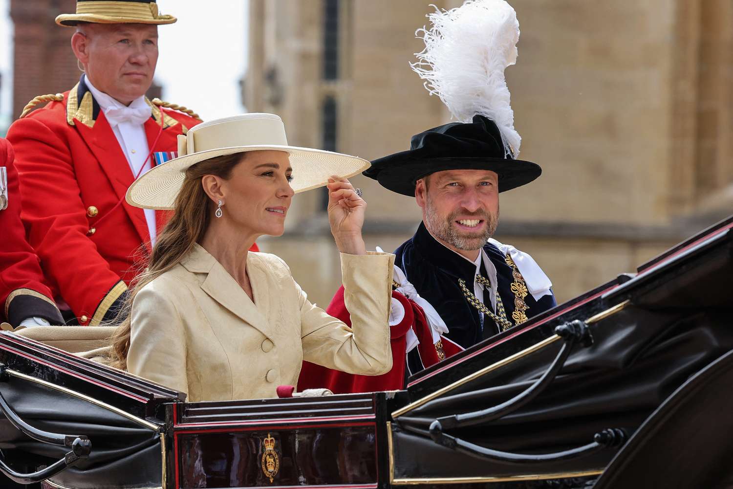 Kate Middleton dips into an effortless curtsy before a horse-drawn ...