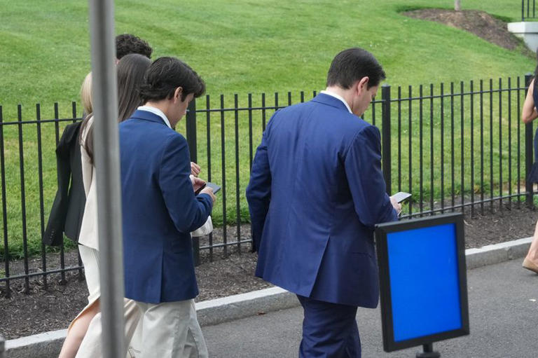 Marco Rubio left red-faced after he's spotted in shoes too big for him ...