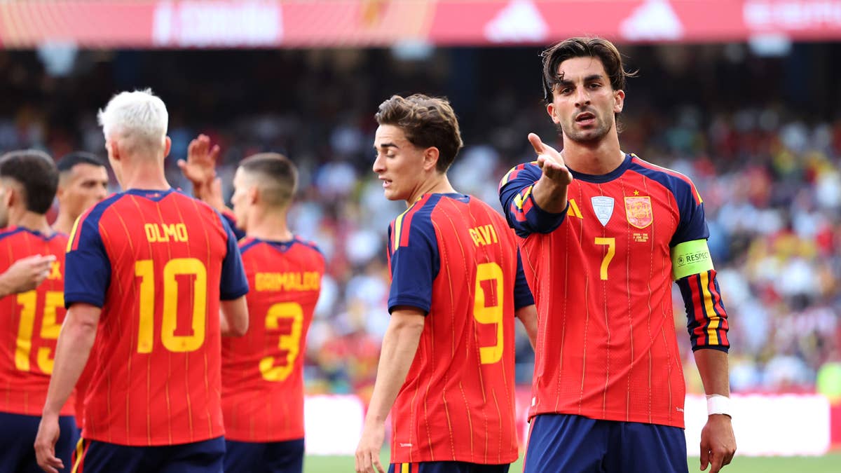 Learn everything about Ferran Torres's girlfriends & dating life - did ...