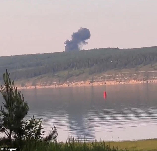 Fresh humiliation for Putin as nuke-capable supersonic bomber crashes ...