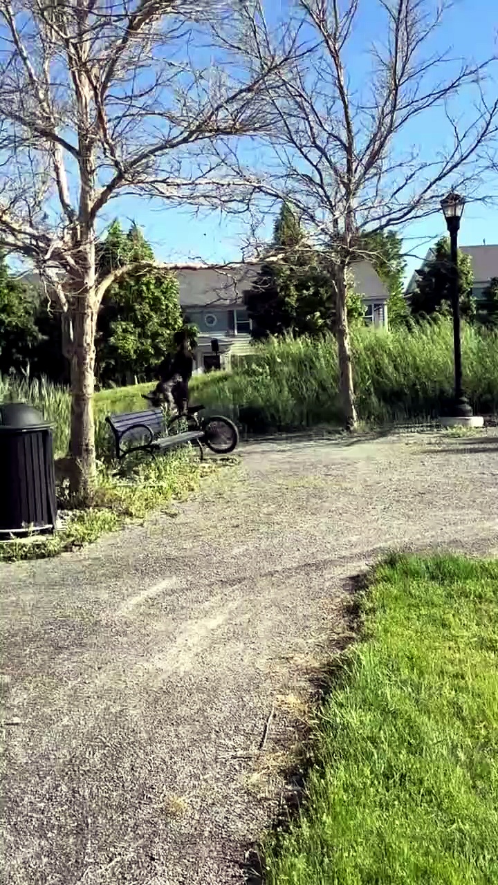 Une Acrobatie totalement involontaire à moto