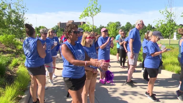 Stand by Me Walk in South Bend raises awareness for Alzheimer’s, dementia