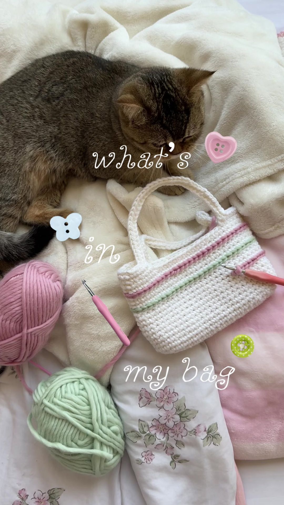 Mini crochet bag essentials: Cute basket style DIY project