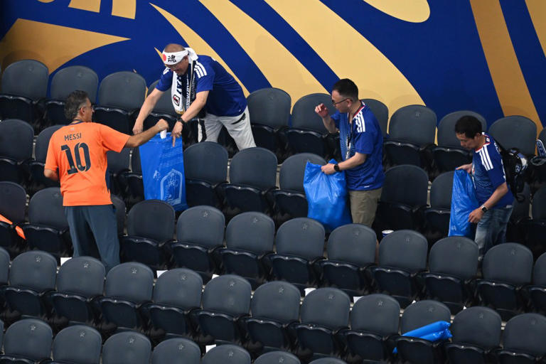 Japanese fans clean stadium — with the help of Jameis Winston — after ...