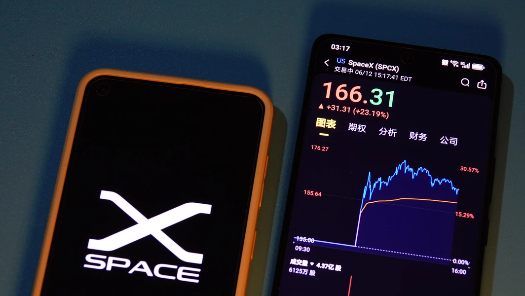 Ron Baron boosts SpaceX stake to $25B amid trillion-dollar forecasts