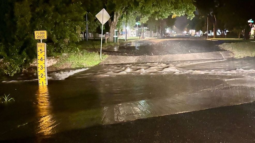 Flooded low-water crossings slow Boerne travel as crews aid stalled vehicle