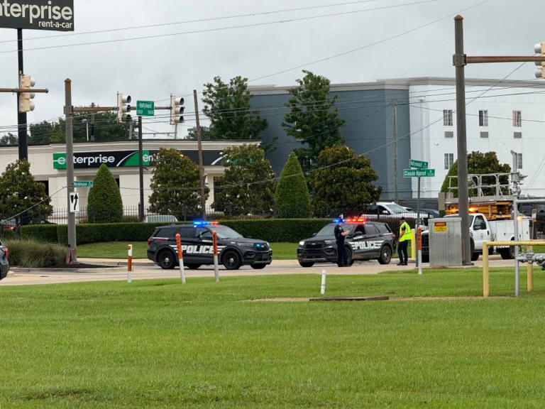 Shreveport Airport temporary shut down by power outage, fallen poles