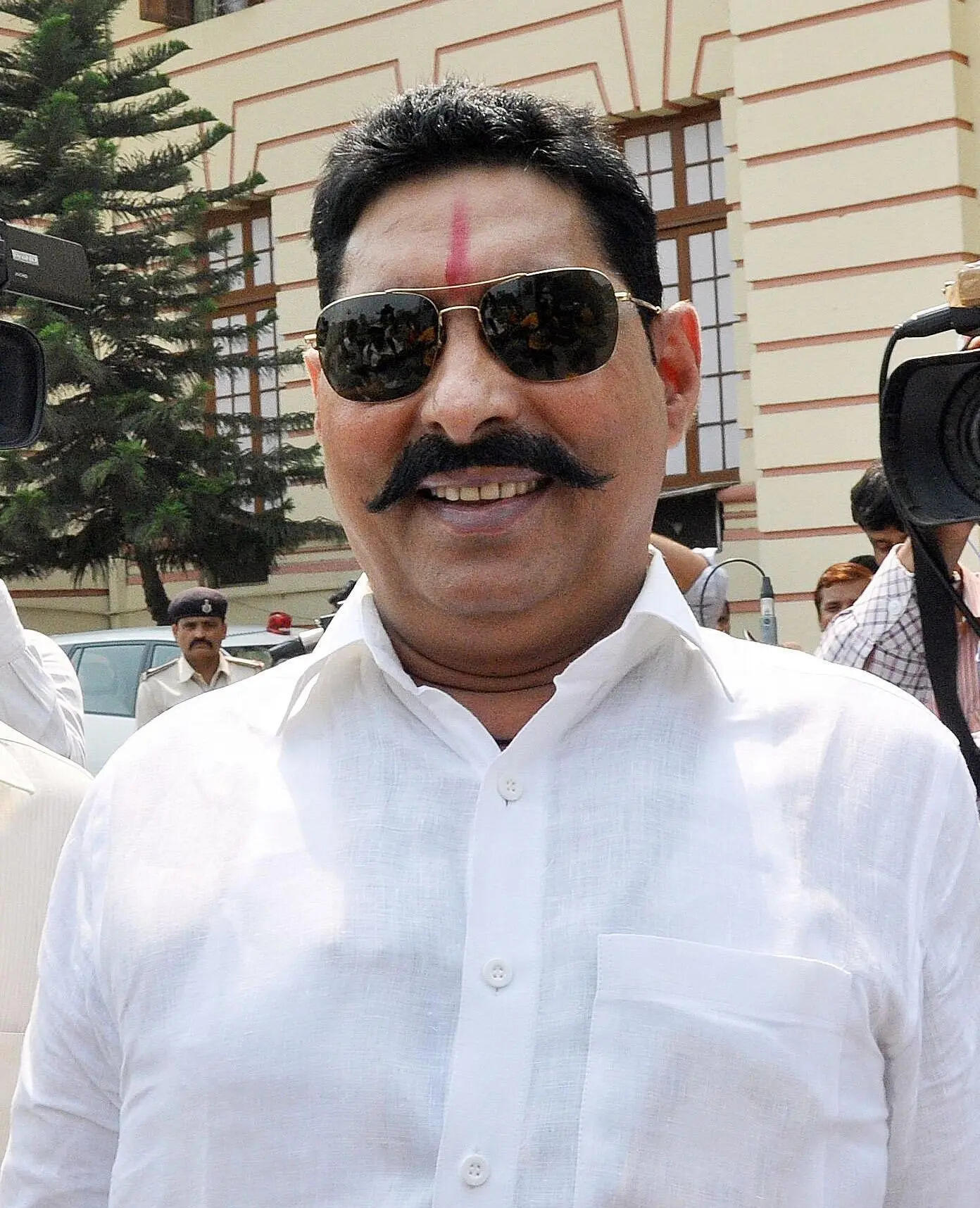 Gopalganj arms display case: Mokama MLA, Bhojpuri singer get ...