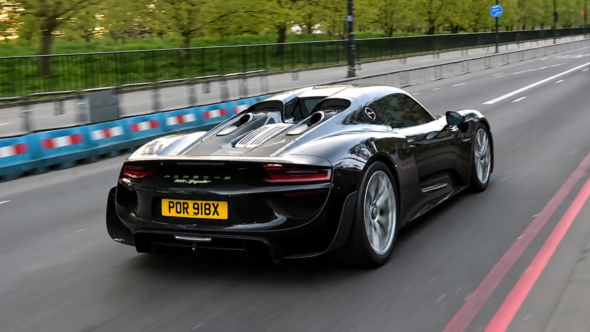 Billionaire driving a Porsche 918 Spyder through London