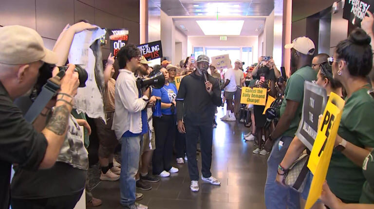 Las Vegas utility customers rally against NV Energy daily demand charge ...