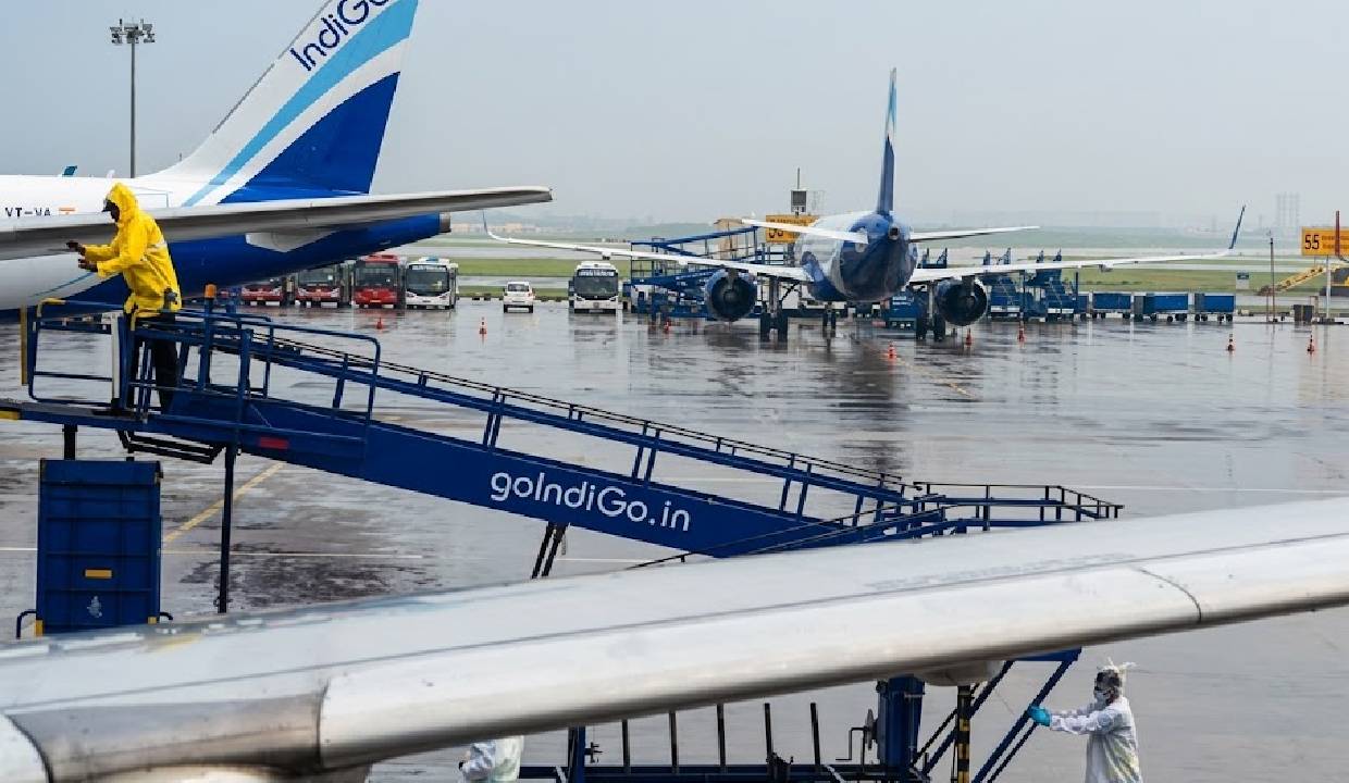 IndiGo issues travel advisory as rain, thunderstorms disrupt flight ...