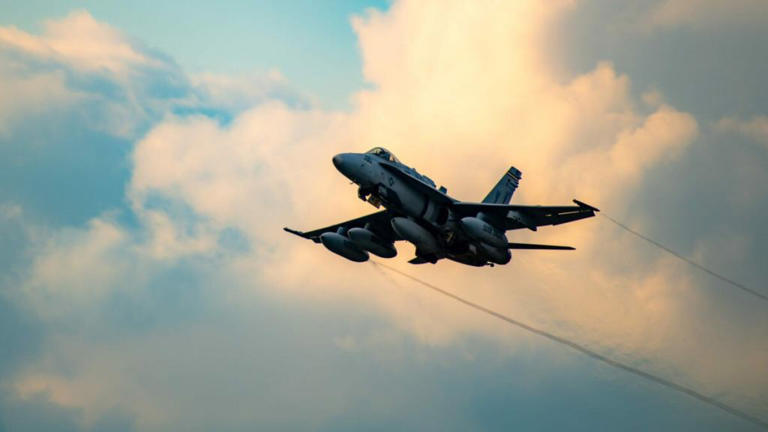 F/A-18 Hornet crashes in Washington National Forest; pilot safe