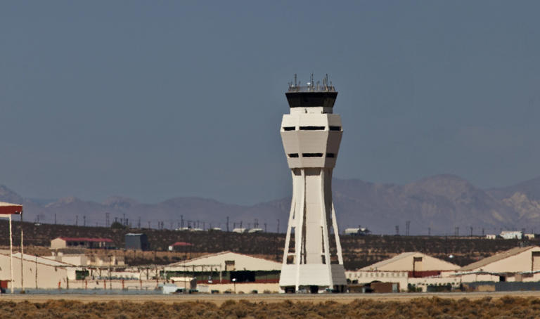 B-52 Stratofortress crashes after takeoff at Edwards Air Force Base