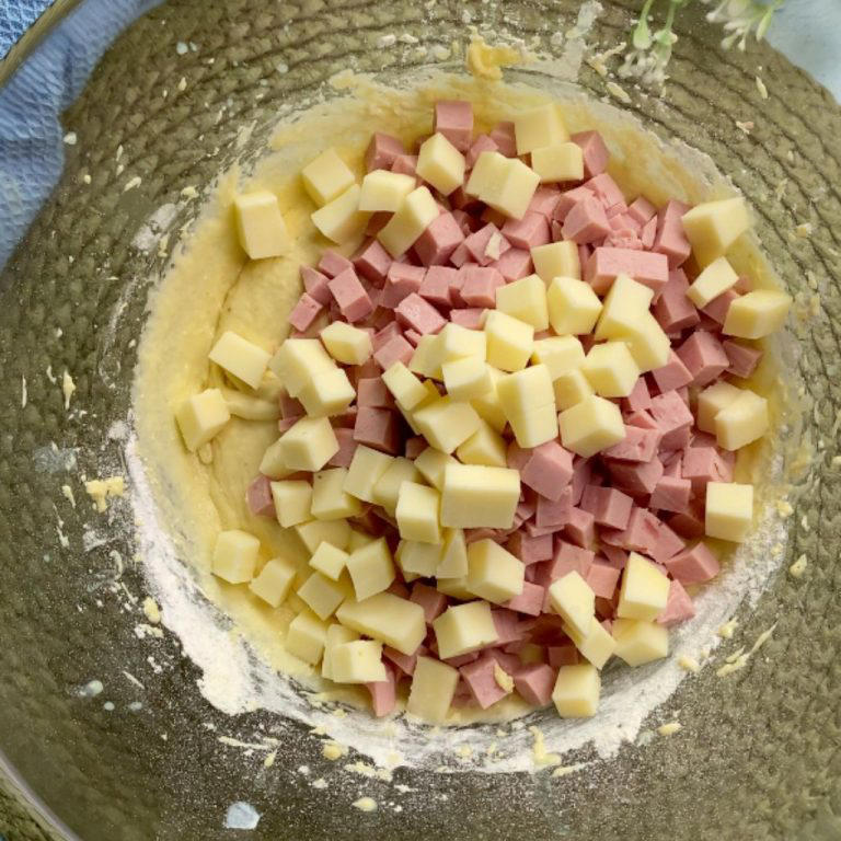 Torta rustica prosciutto e formaggio: la ricetta alta, soffice e super ...