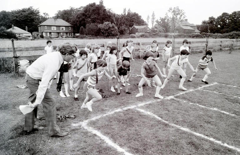Enjoy 55 pictures from the past of Standish Wood Fold Primary