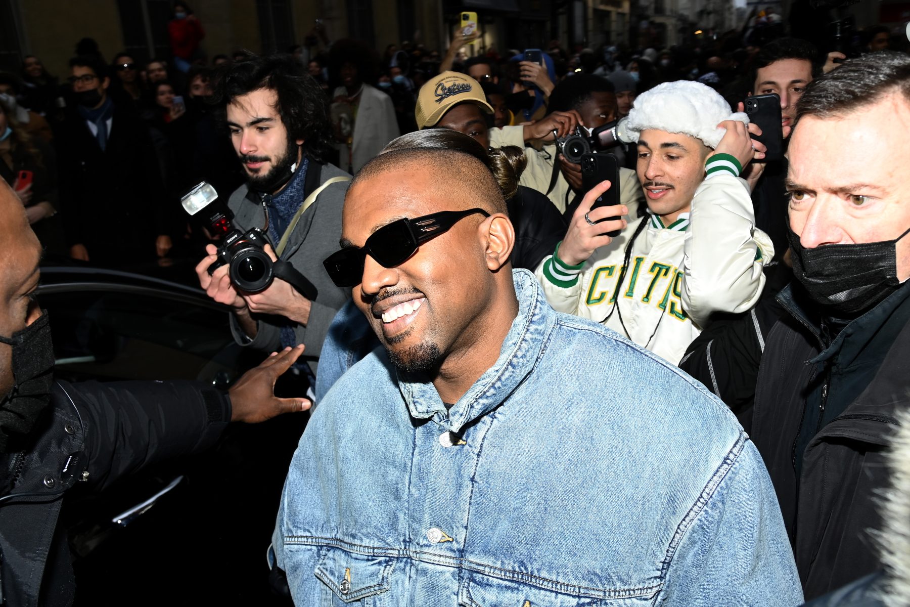 Kanye West's summer tour adds Chicago & San Antonio shows