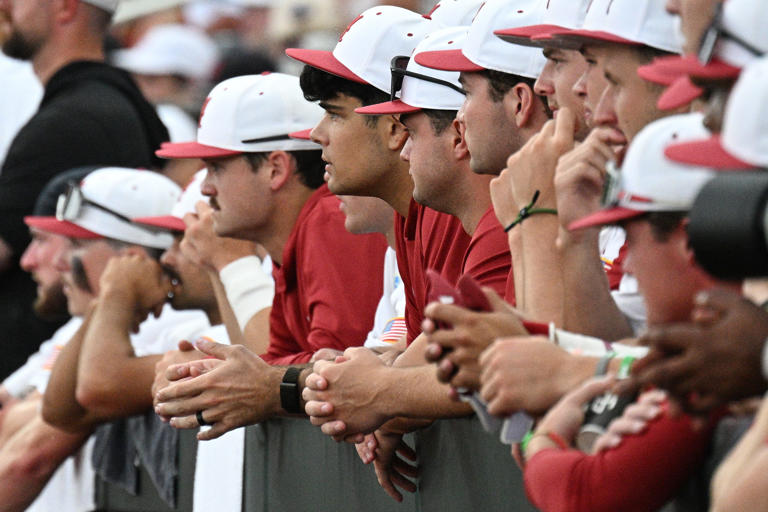 Alabama baseball trails Texas early in College World Series: Live updates