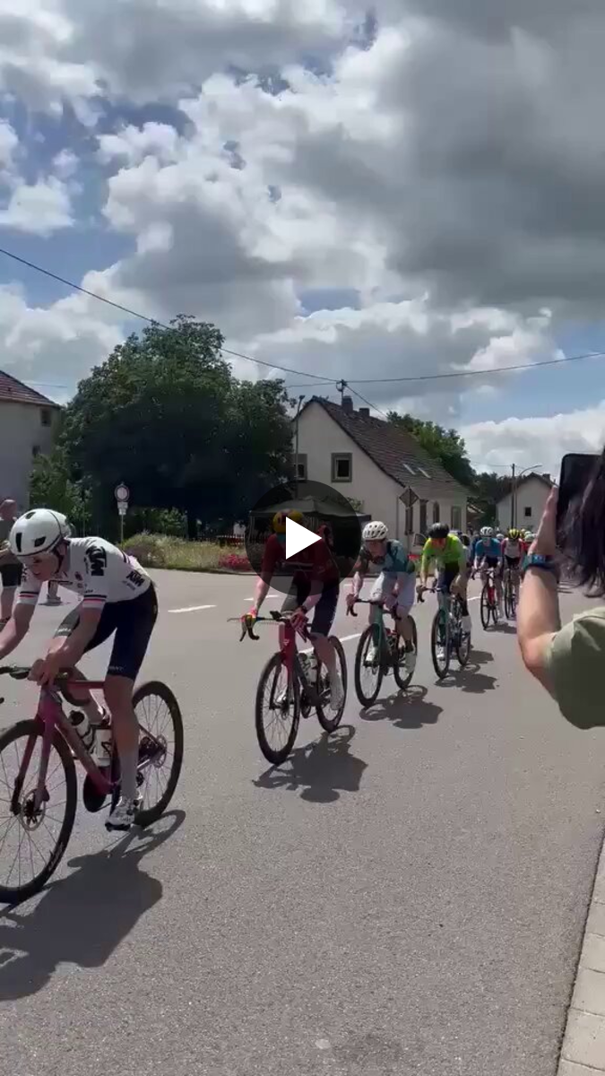 Elderly fan in a mobility scooter causes huge cycling race crash