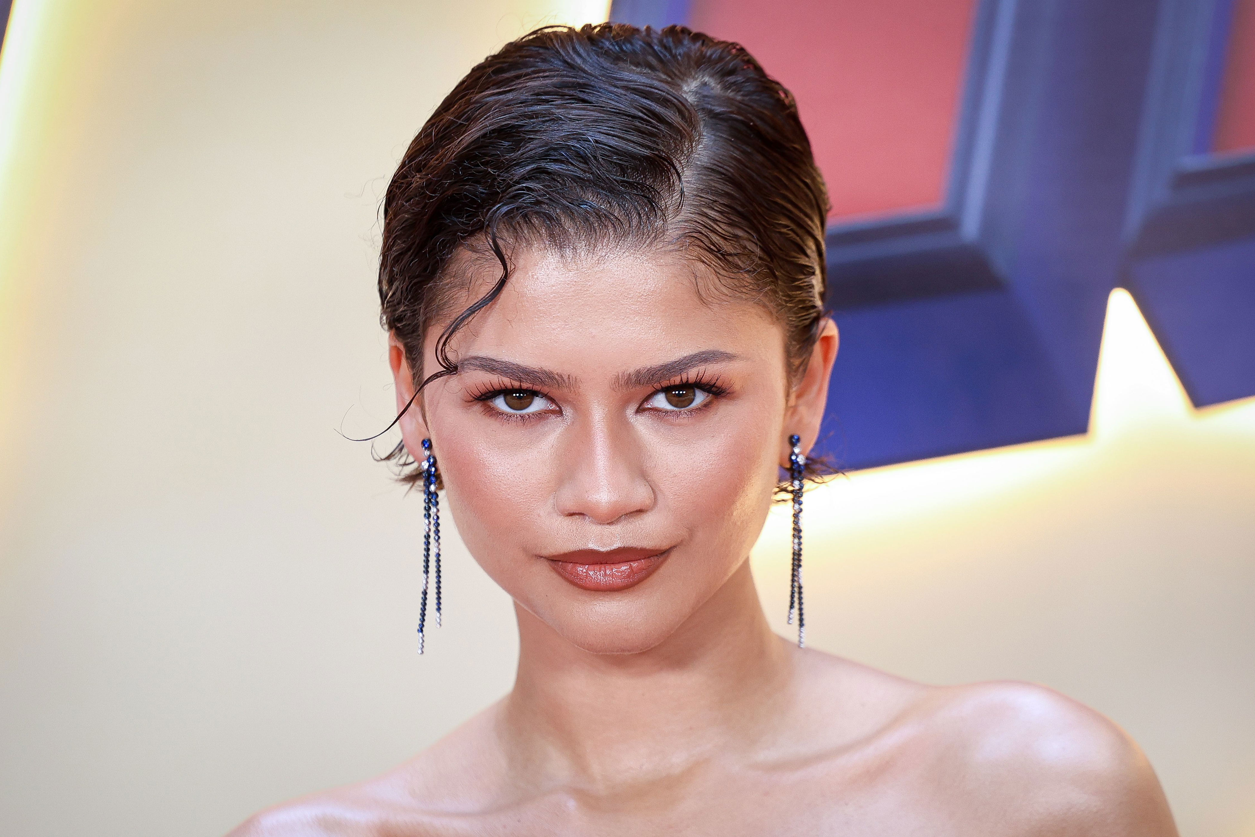 Zendaya brings back the wet hair look just in time for summer—here's ...