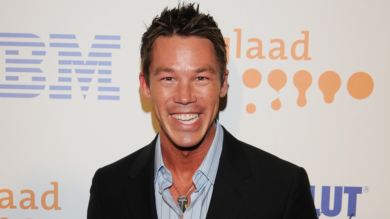 Not paint, not peel-and-stick paper: David Bromstad's clever tip to ...