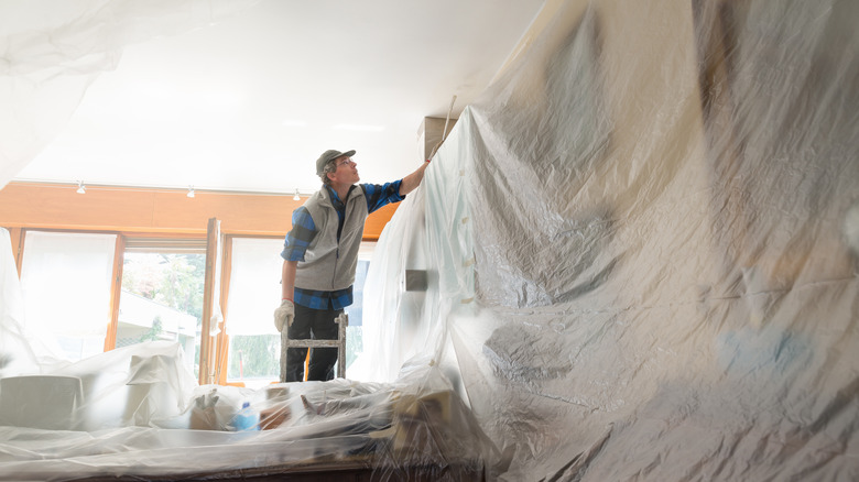 The best way to clean a popcorn ceiling