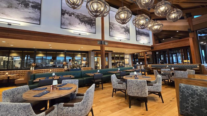 This Oregon restaurant has floor-to-ceiling windows with a sunset view ...