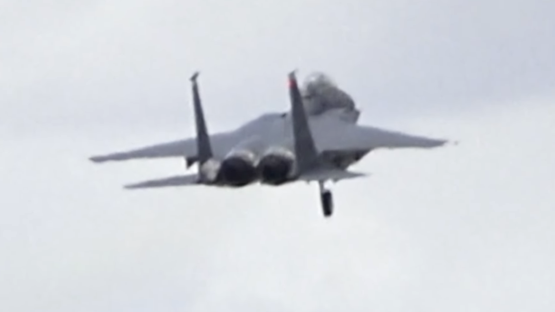 Watch this mass F-15 takeoff - then the afterburners turn the air into fire