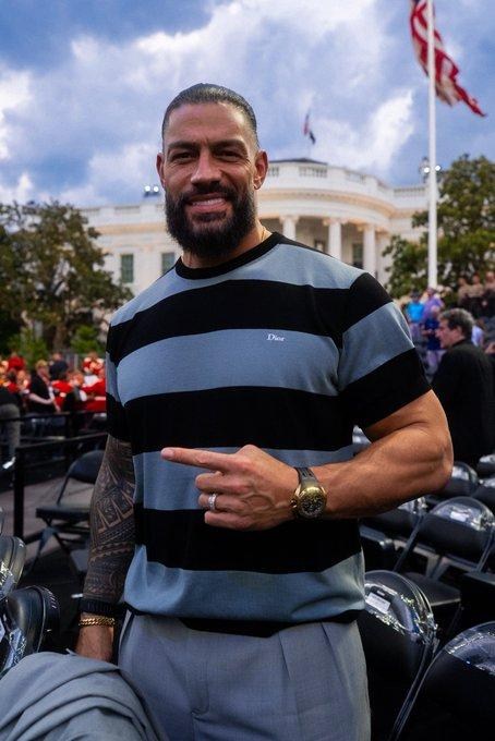 Triple H, Roman Reigns proudly represent WWE at UFC White House bread ...