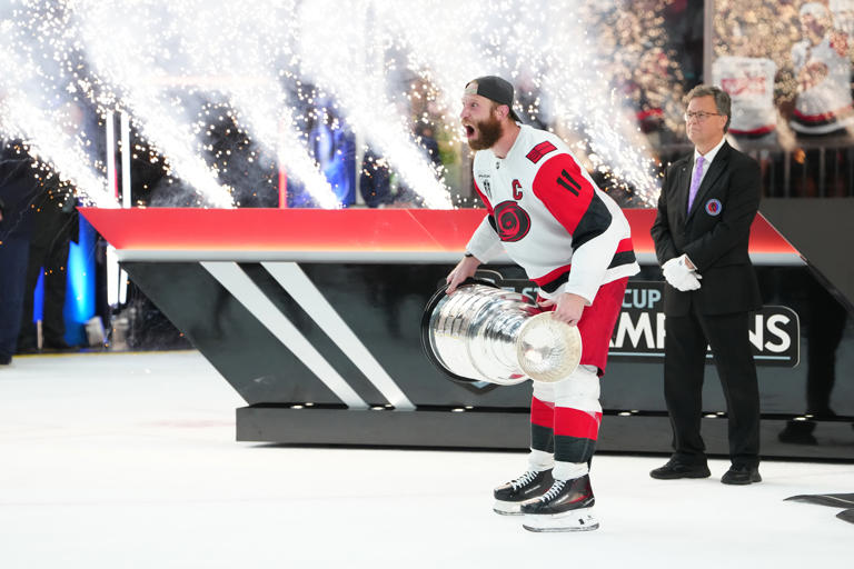 Hurricanes clap back at Vegas coach John Tortorella’s 'leave my clothes ...