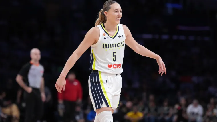 Paige Bueckers had a hilarious reaction to a referee call during Wings game