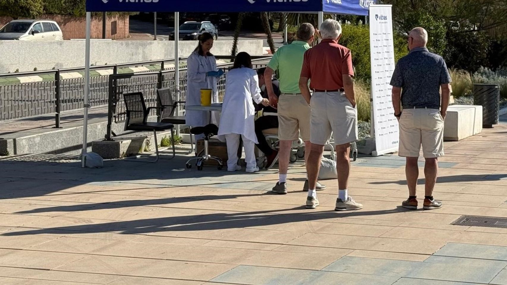 Expertos de Vithas Xanit alertan del riesgo de tomar el sol sin ...