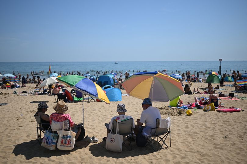 Health warning as 30C temperatures set for parts of UK with 5 days of ...