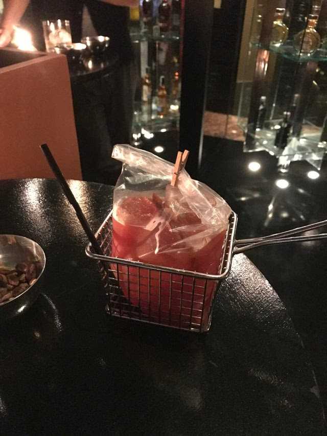 21 crazy dining restaurants that served without plates