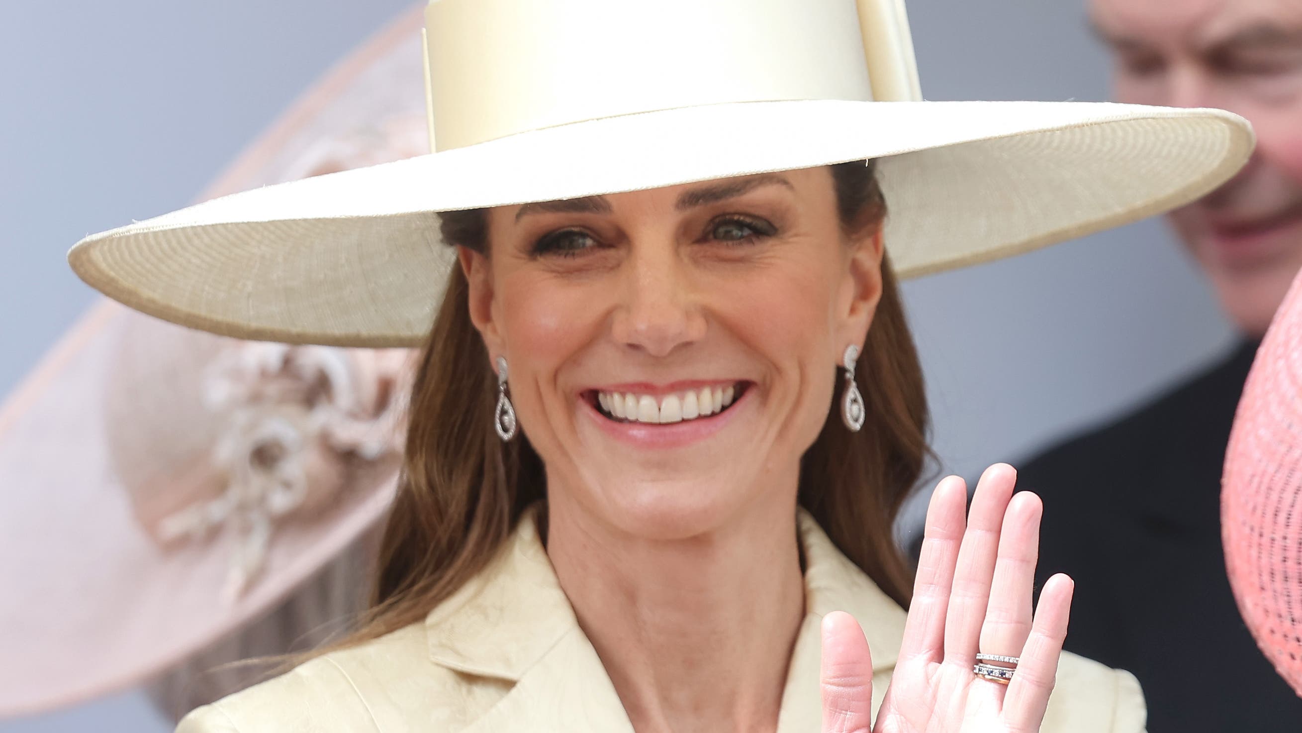 Kate’s smile for William during Garter Day procession