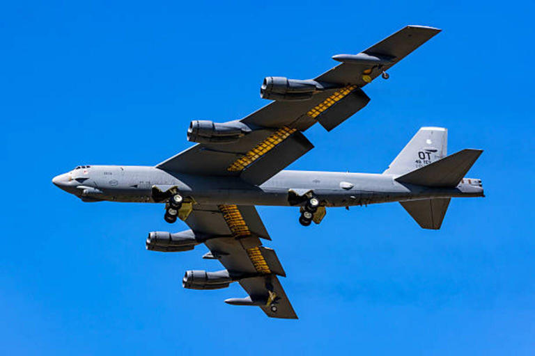 B-52 bomber crashes after takeoff at Edwards Air Force Base