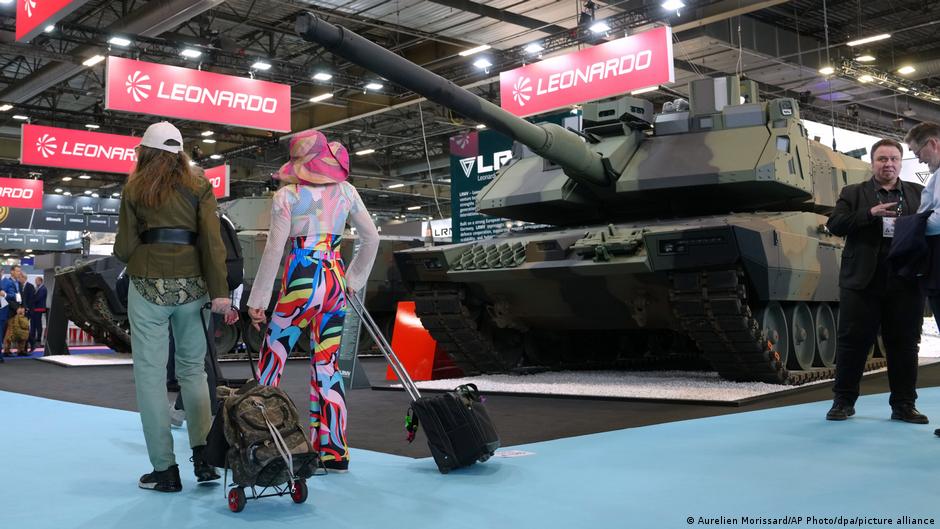 Kampfjet FCAS: Warum Deutschland Frankreich beim Thema Rüstung ...