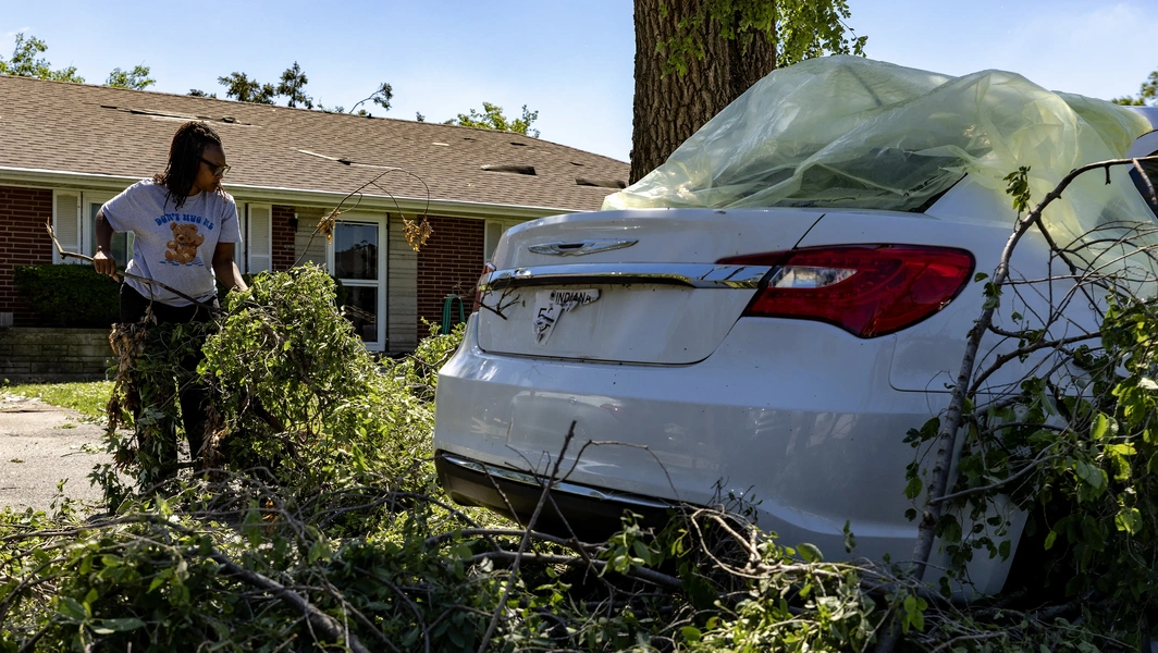 Illinois and the eastward shift of tornado risk