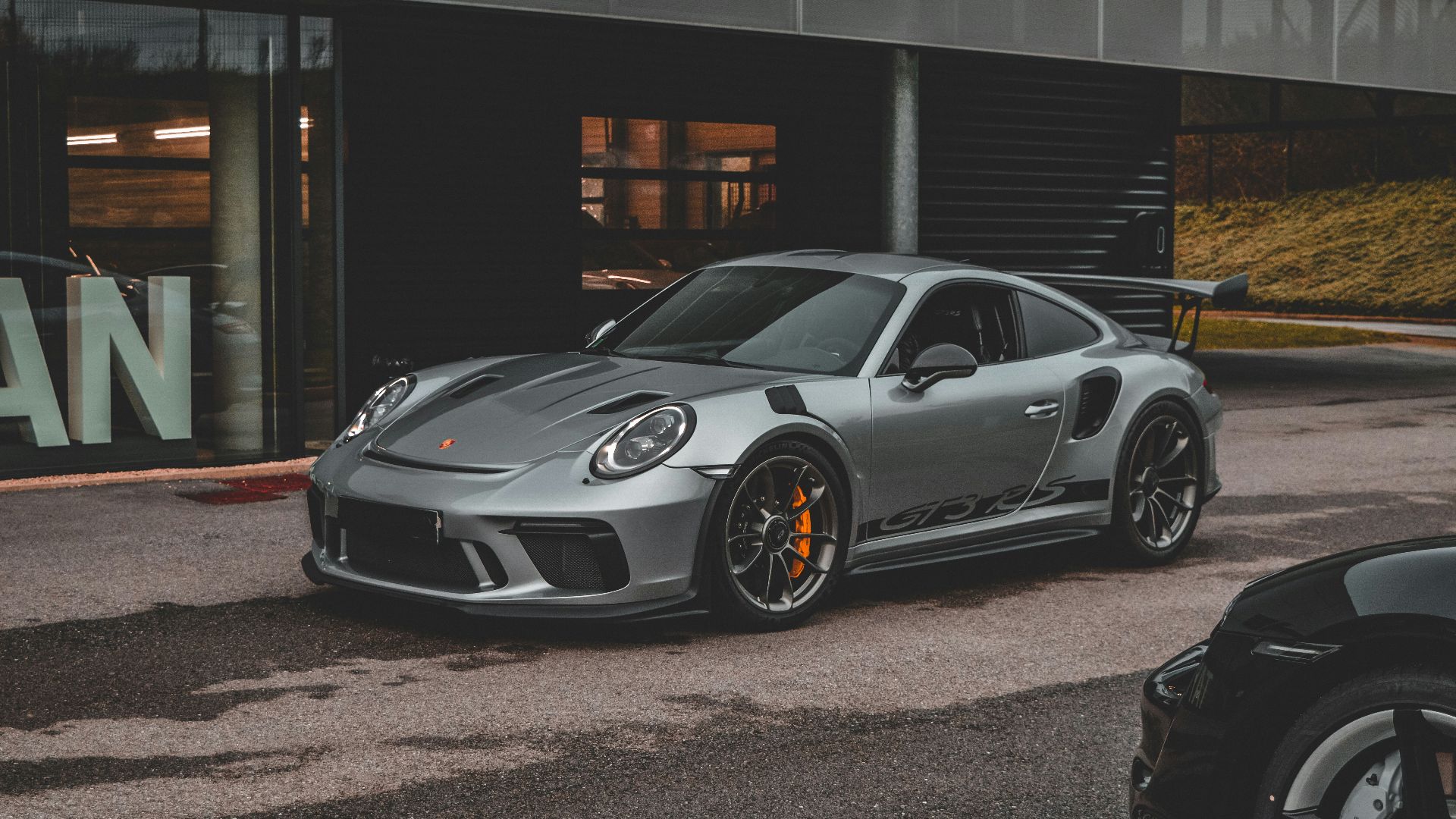20 cars that quietly became status symbols among high earners