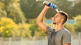 How can you protect yourself from the extreme summer heat?