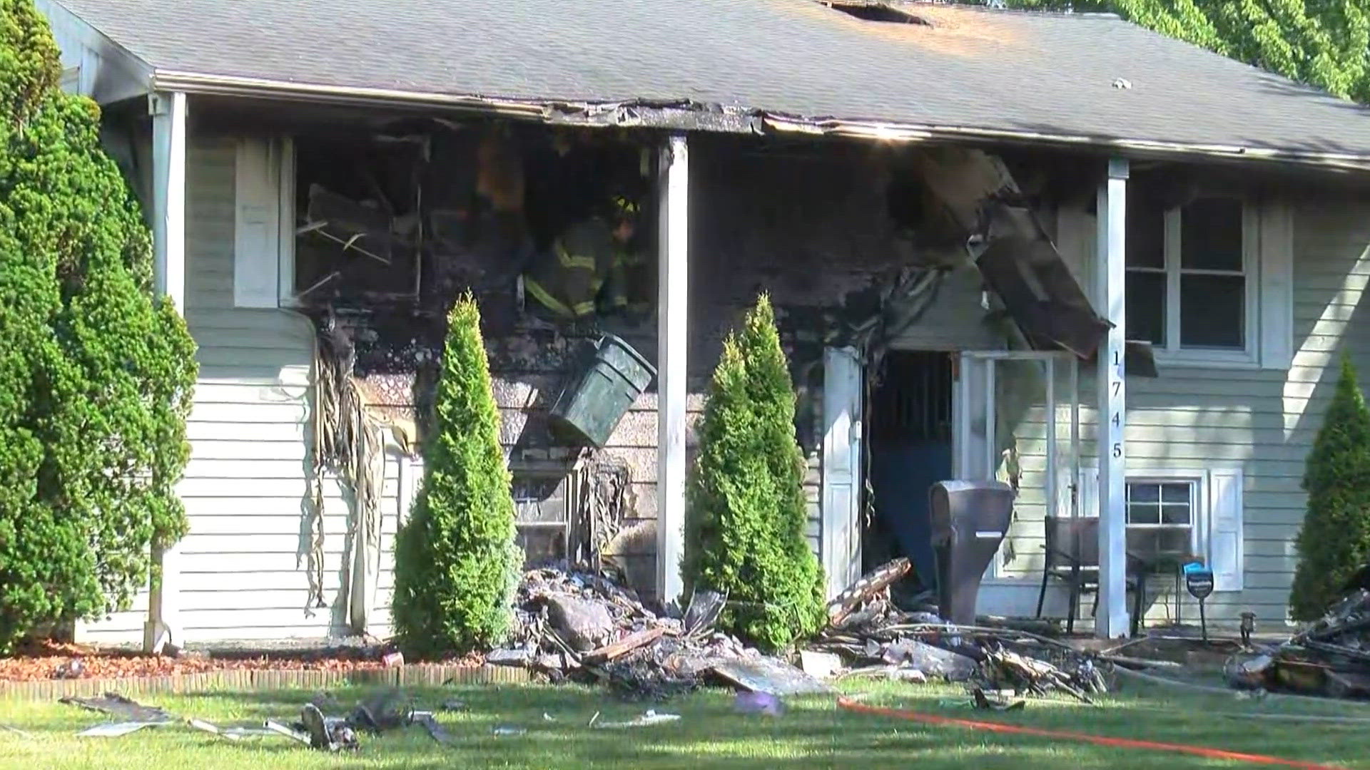 No one injured in house fire in west Toledo