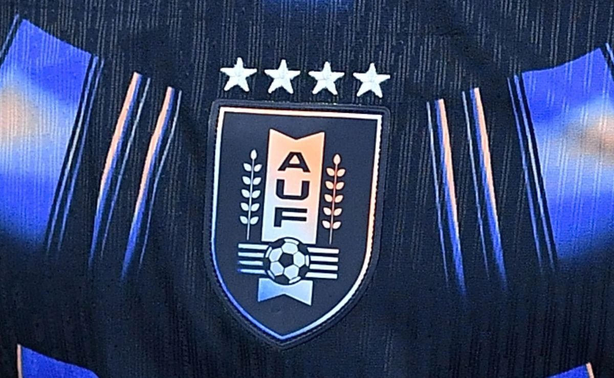 Why do Uruguay have four stars on their crest during the 2026 World Cup?