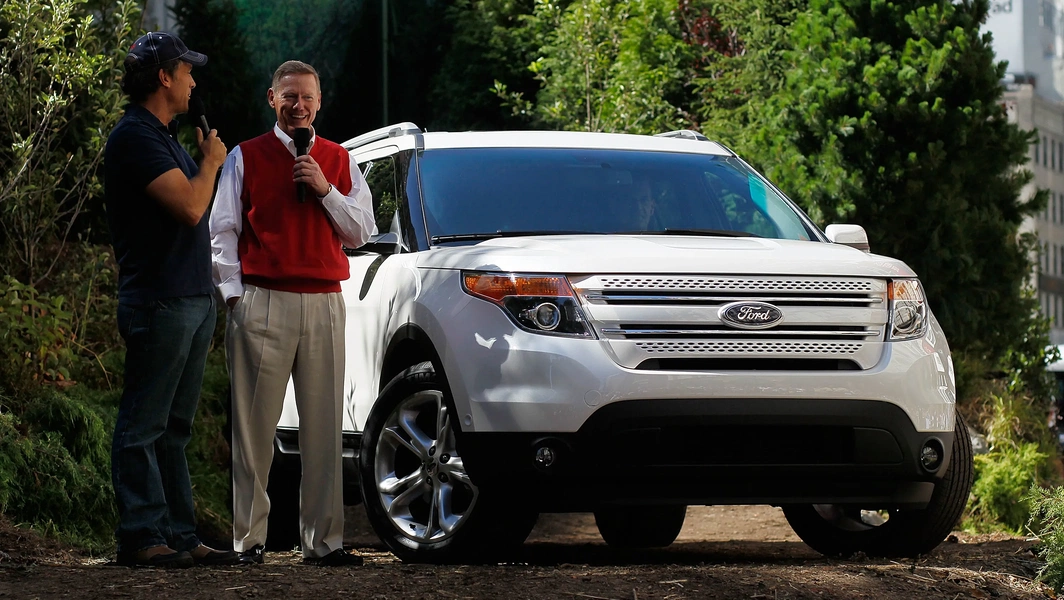 Ford lures Escape owners with $10K Explorer discounts